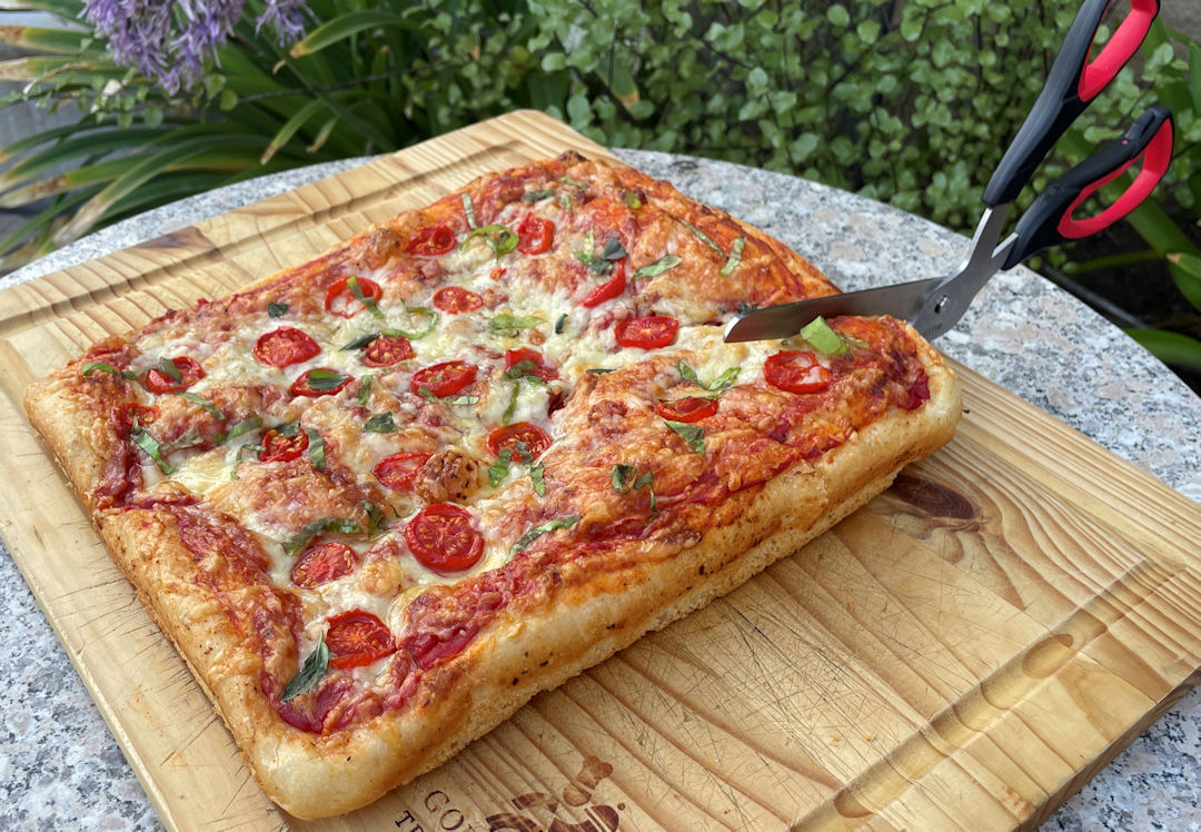 Roman Vs Neapolitan Pizza - Satisfying Slice