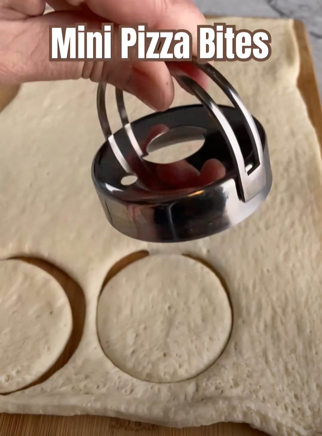 Mini Pizza Bites: The Perfect Party Snack! - Satisfying Slice