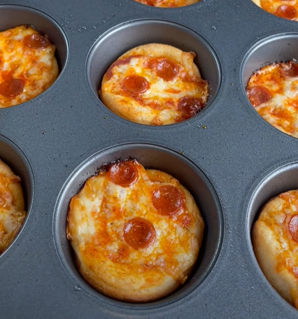 Mini Pizza Bites: The Perfect Party Snack! - Satisfying Slice